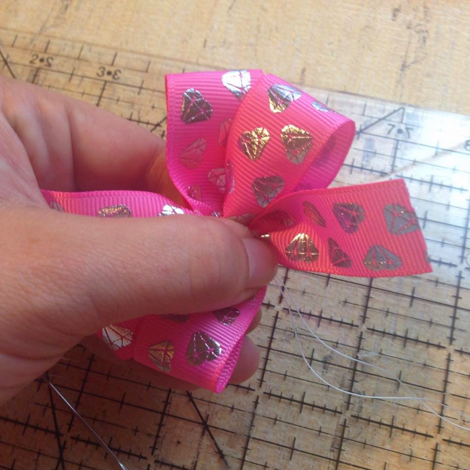 I Like Big Bows: HOW TO: Pinwheel hair bow tutorial