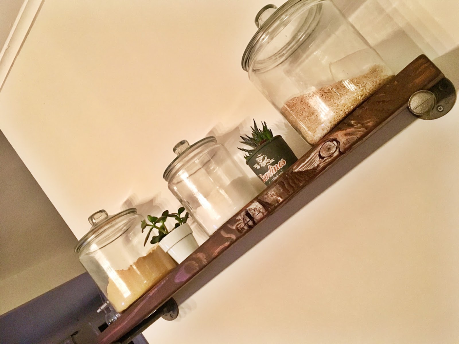 DIY farmhouse shelf in just 5 easy steps