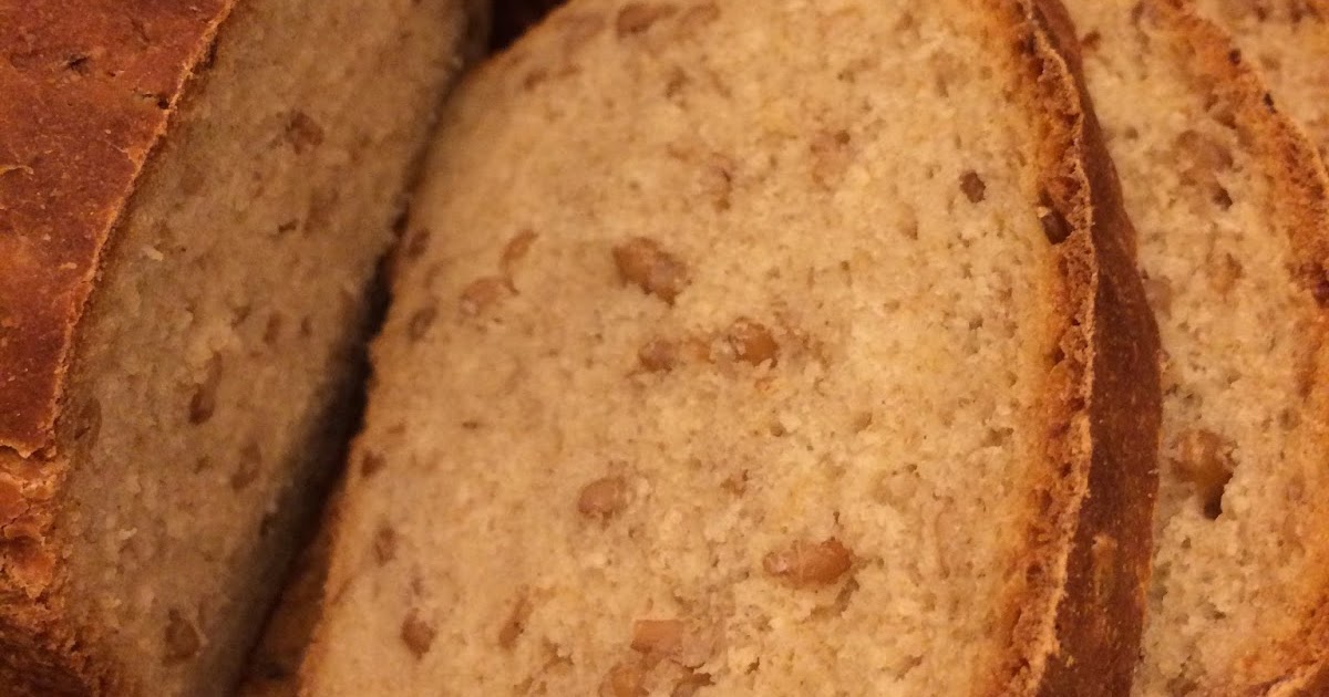Nana's Blue and White Dishes: Honey Wheat Berry Bread