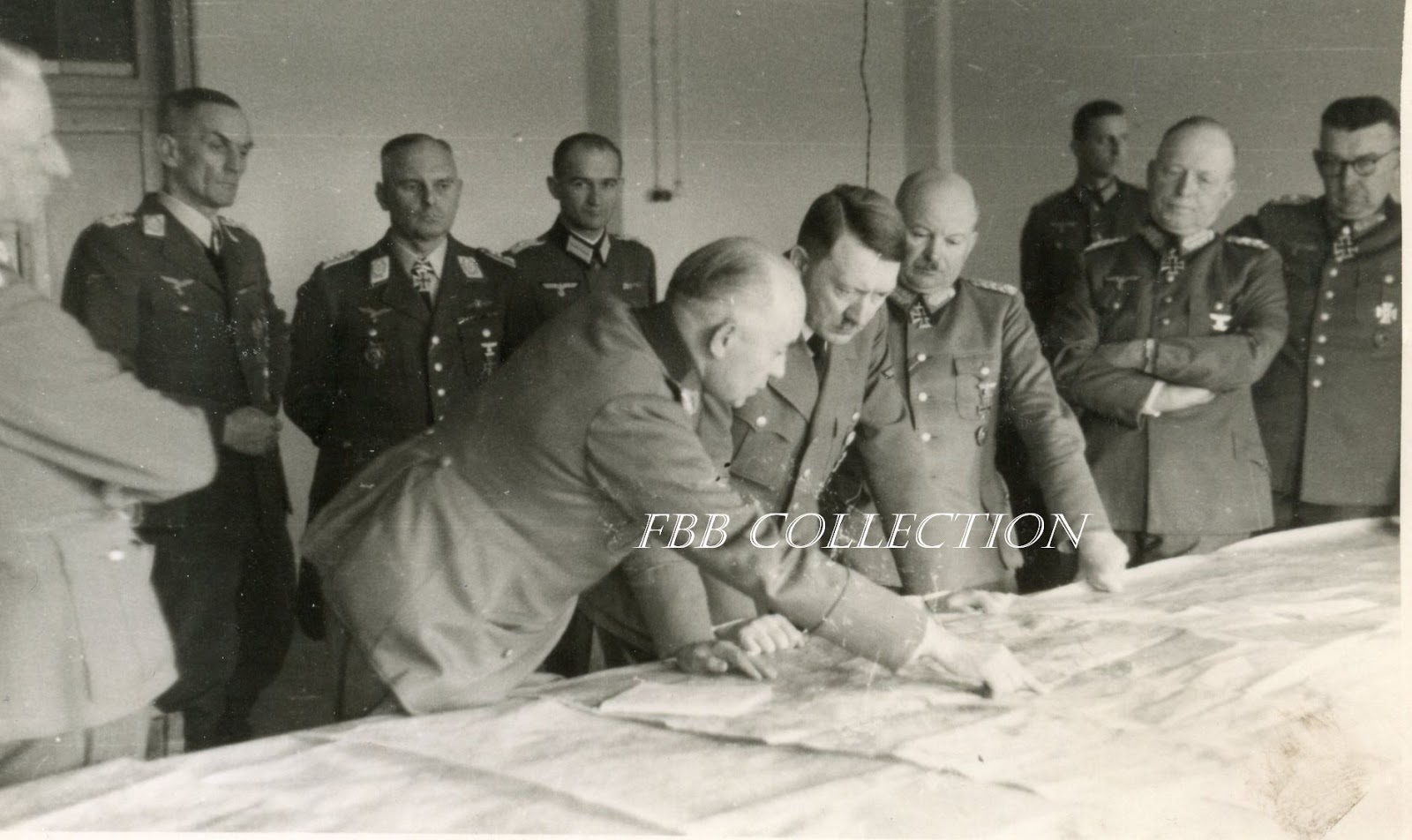 Foto Adolf Hitler di Tahun 1943