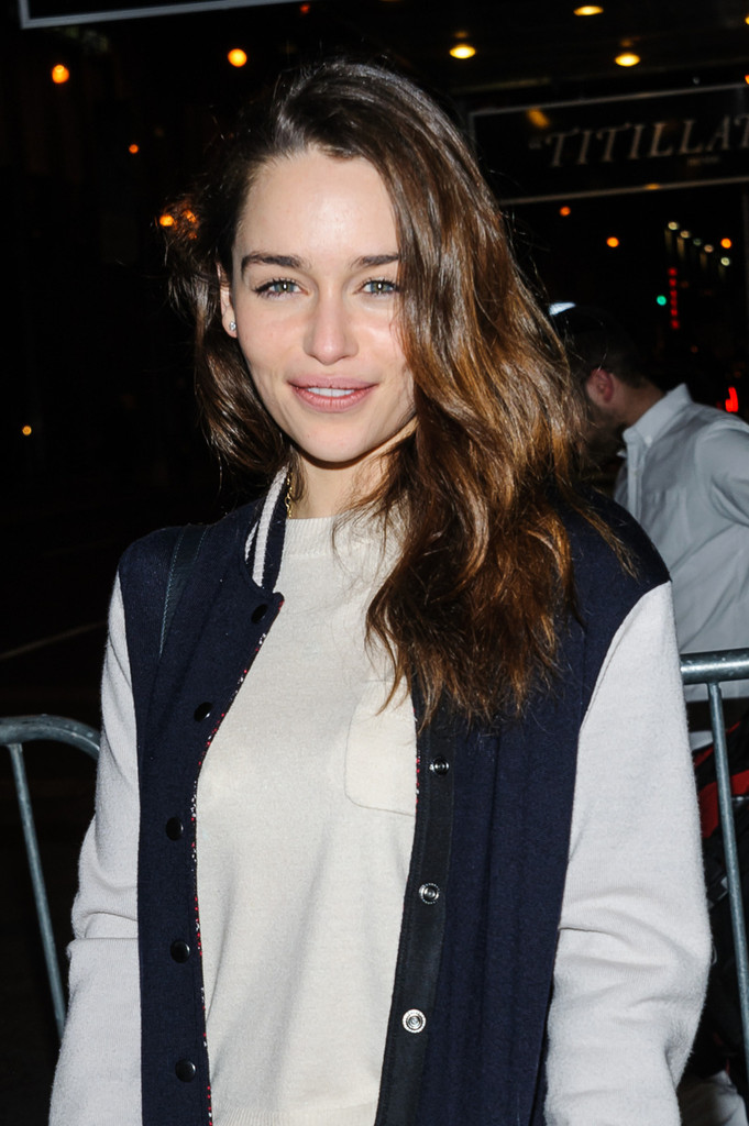 cleveland854321: I NEVER KNEW THAT EMELIA CLARKE WAS A BRUNETTE