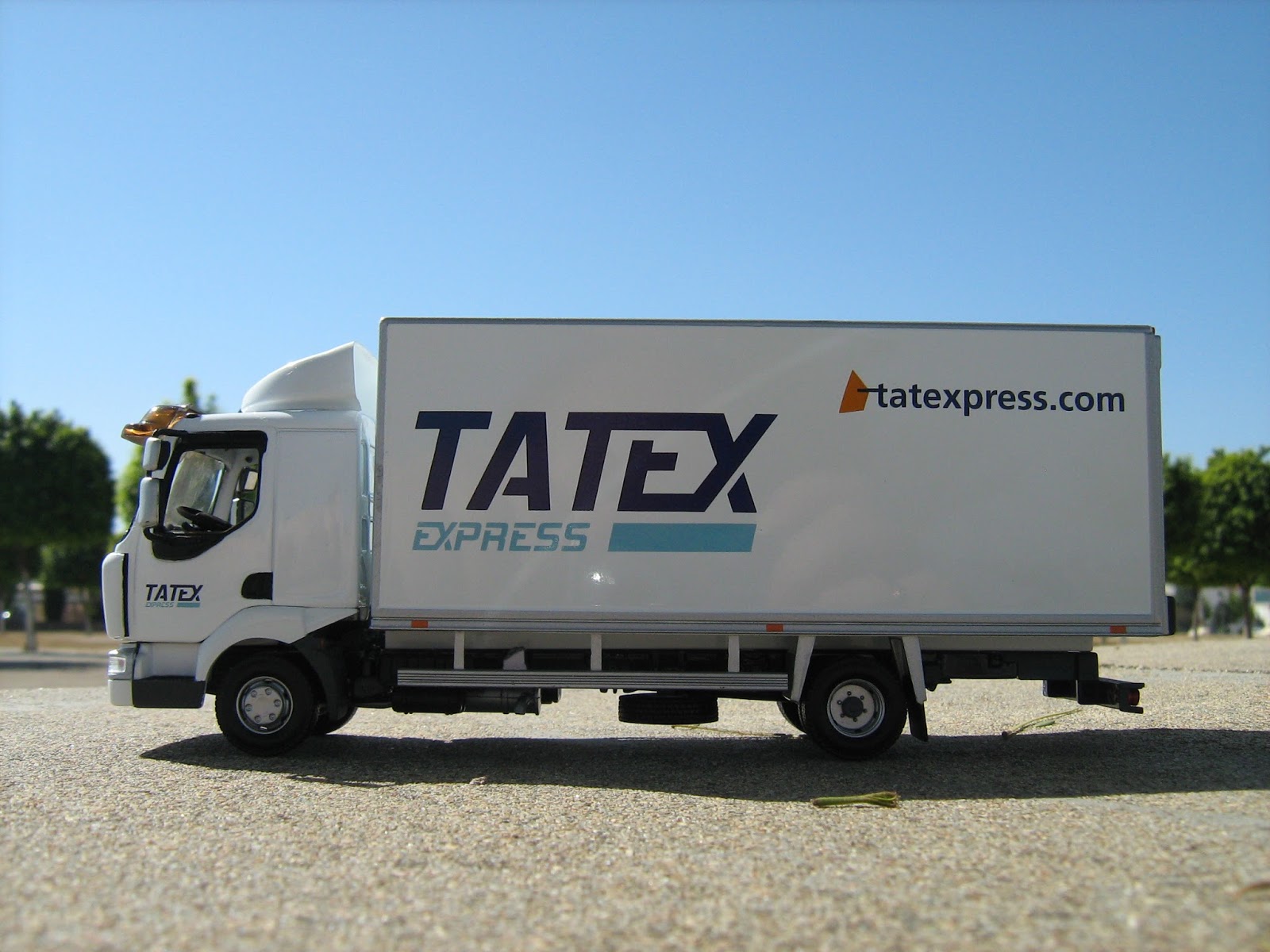 El Garaje Algabeño: Renault Midlum "TAT Express" de NOREV