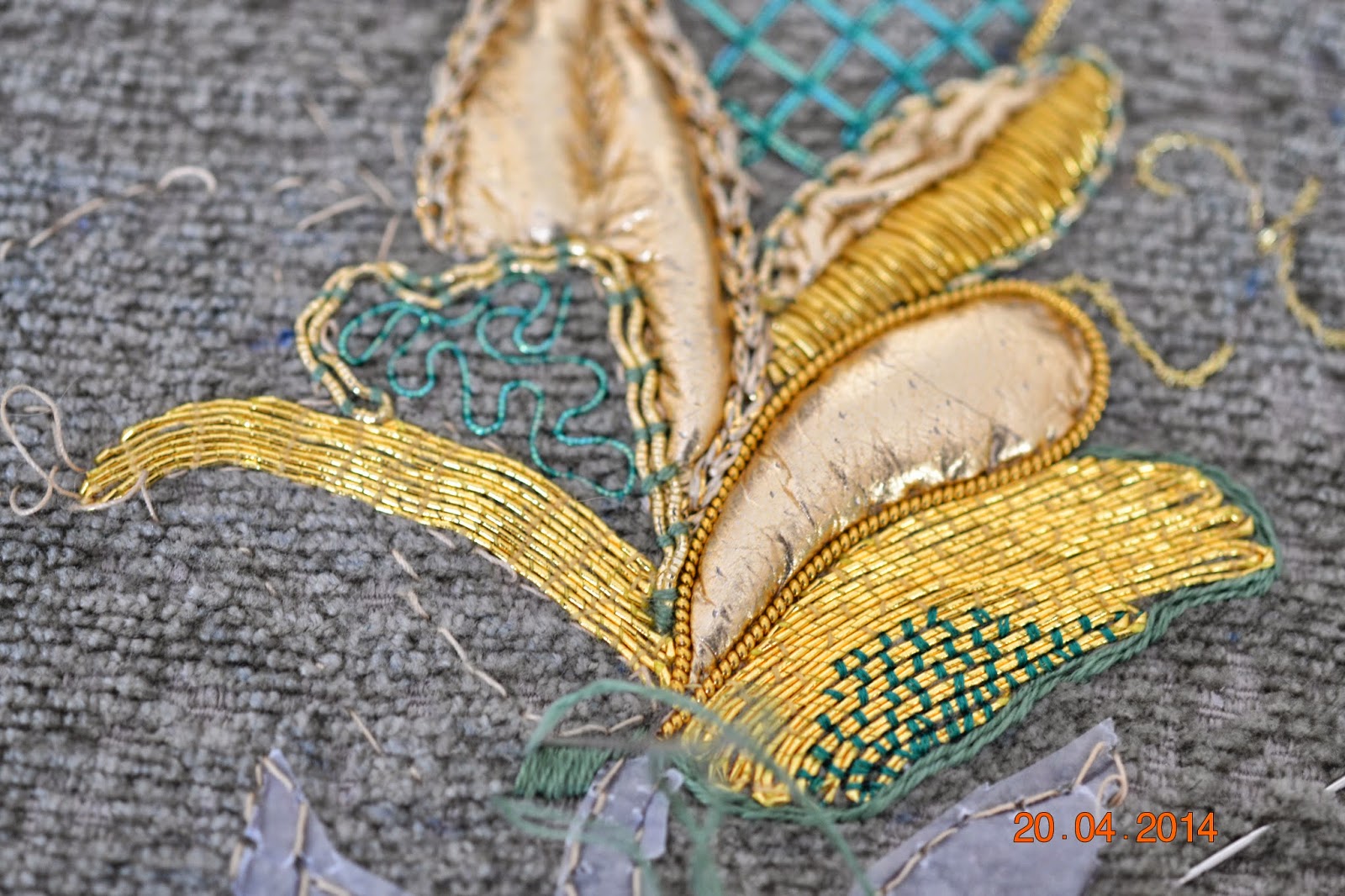 Renata's arts and crafts: Gold Work Embroidery Sampler - progress