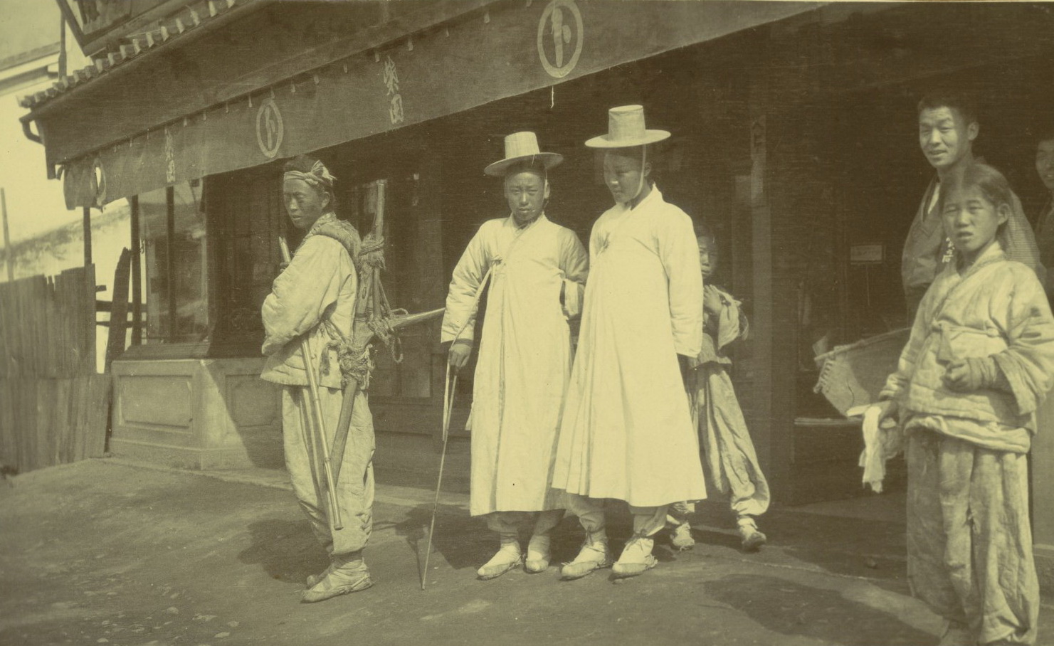 Old+Photographs+of+Life+in+Korea+(16).jpg (1481×908) | 역사, 한국, 빈티지