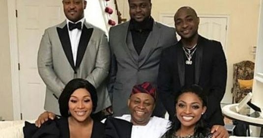 Beautiful Photo Of Davido and His Family Members - Benin Best Blog (BBB)