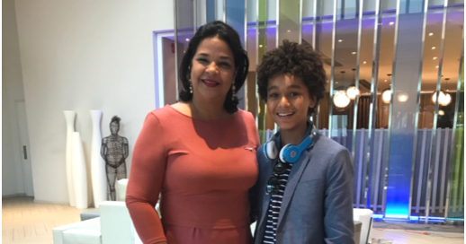 El niño actor Jaden Michael pisa suelo dominicano