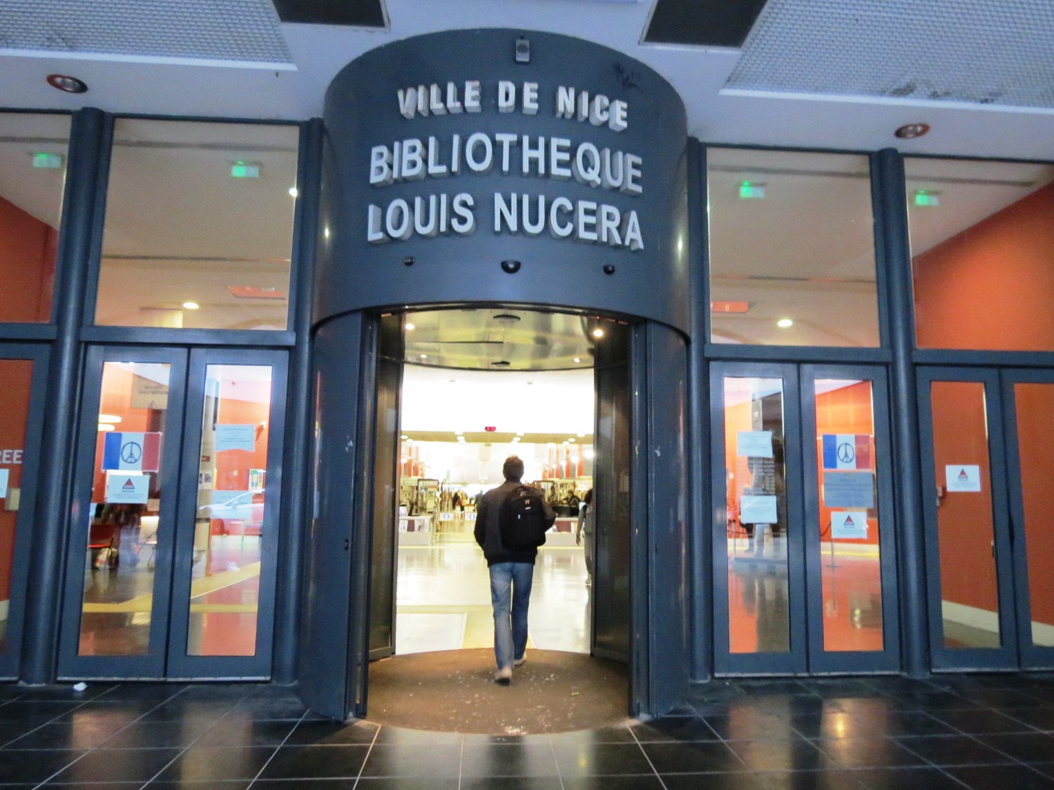 BIBLIOTHÈQUE LOUIS NUCÉRA - NICE - FRANÇA