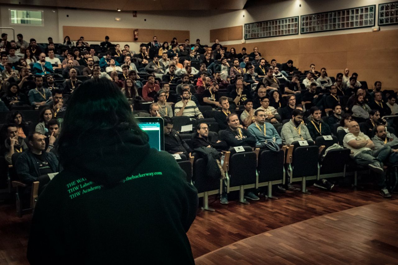 Hacking con Python (by Daniel Echeverri #hc0n2018)