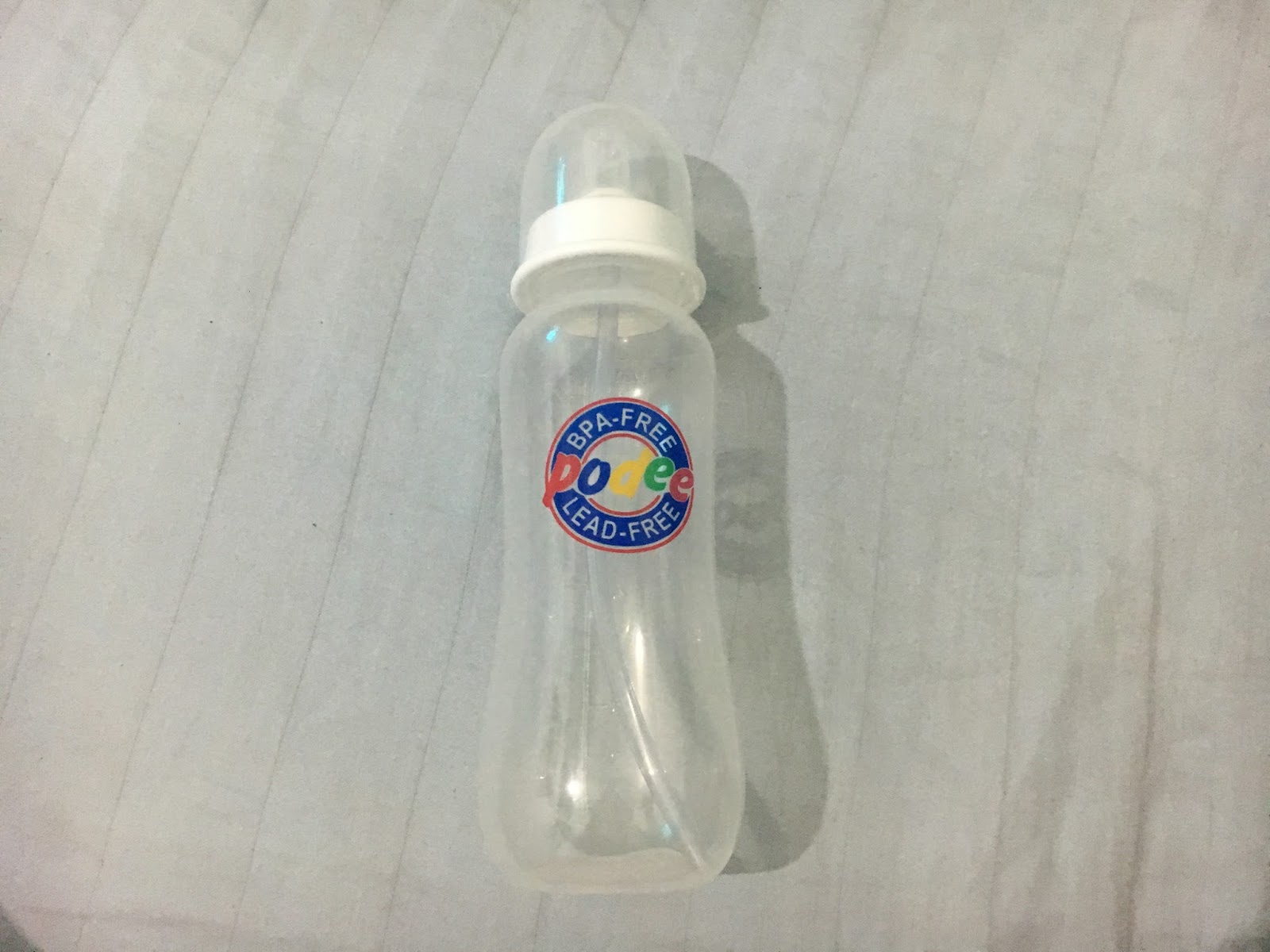 Got your hands full? Podee Hands-free Baby Bottle is the product for ...