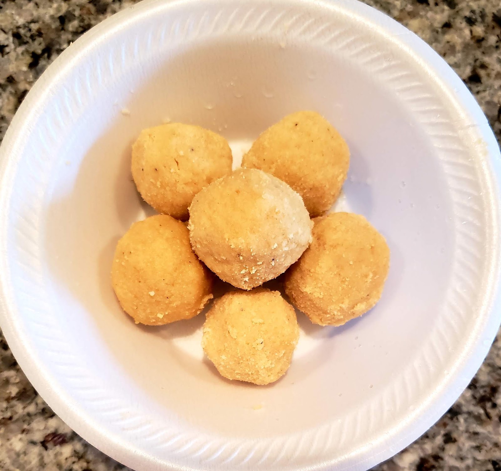 Sunnundalu/Urad Dal Laddu