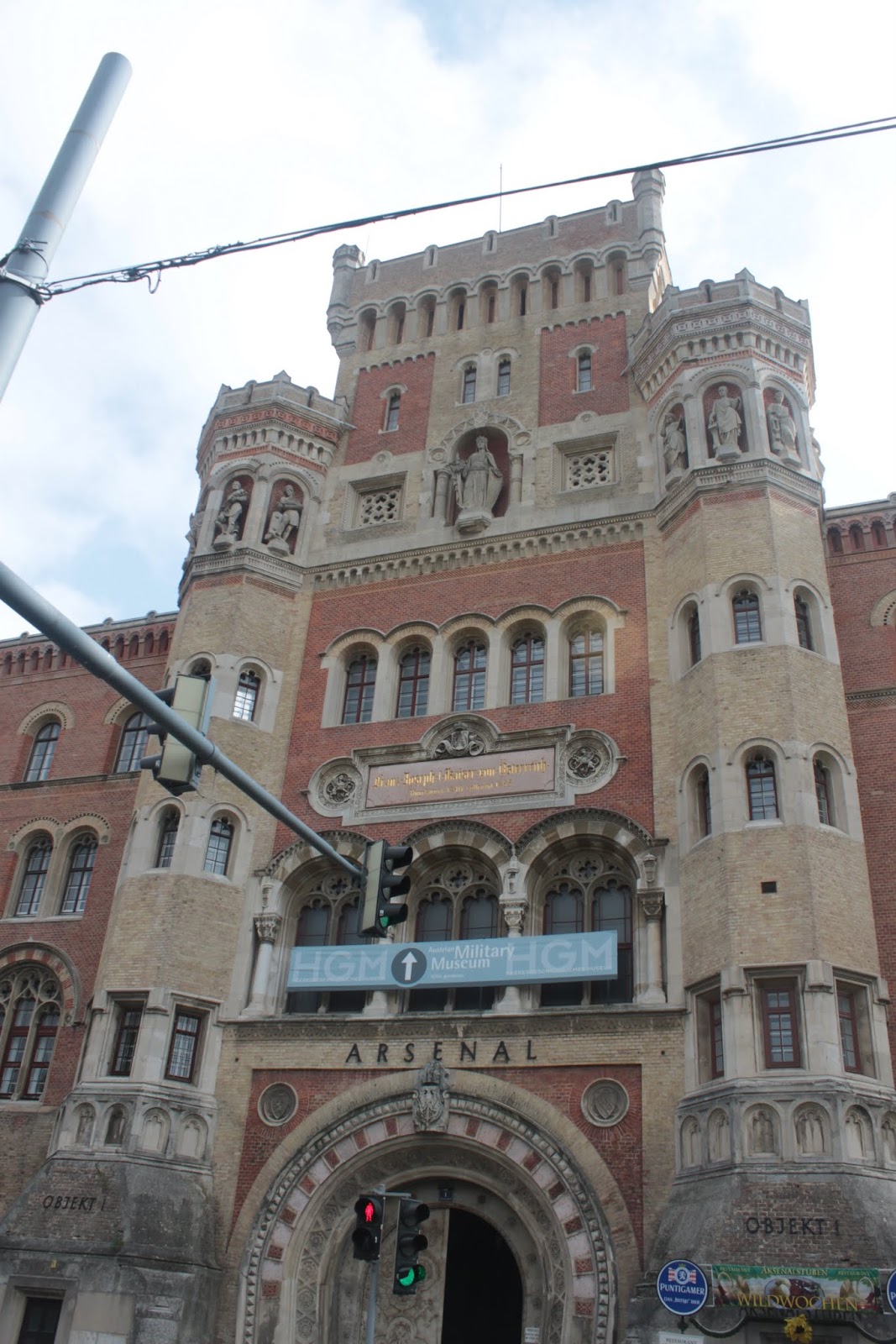 Lasgunpacker: Heeresgeschichtliches Museum Wien