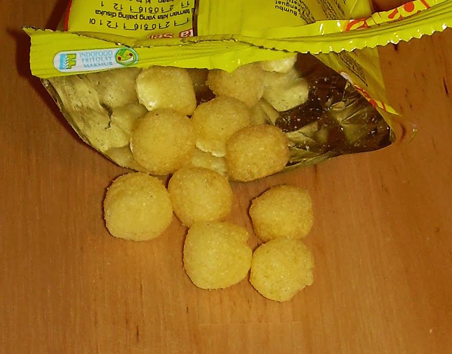 Japanese Snack Reviews: Indofood CBP Chiki Snack Balls