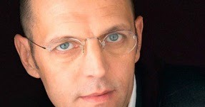 Origens: José Manuel Franco Wallenstein Teixeira de ascendência açoriana