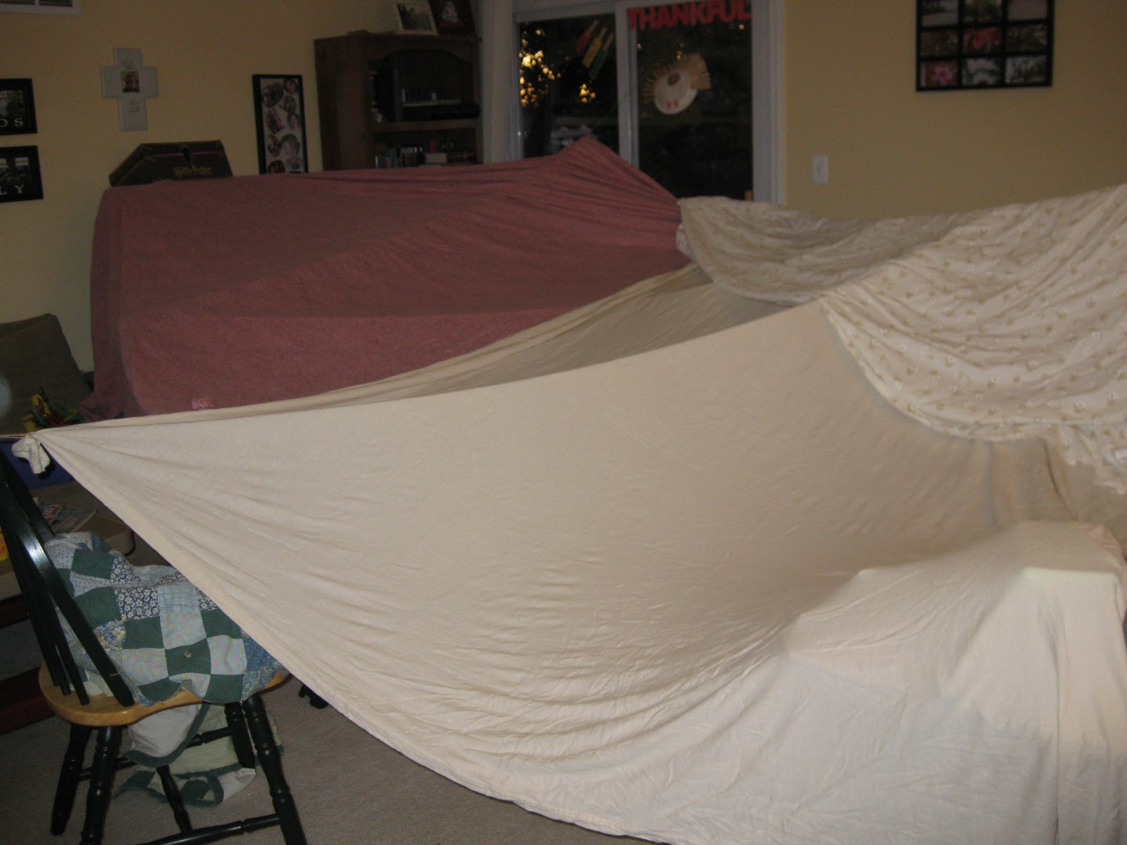 MommaSachs: The Love of Blanket Forts