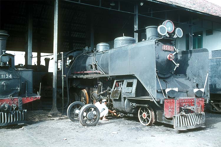 Arsip 76R: Lokomotif Uap Yang Pernah Ada di Indonesia