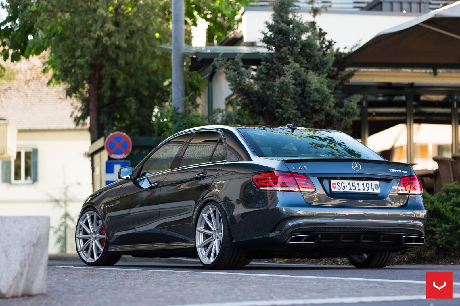 Mercedes-Benz E63S AMG W212 Facelift on Vossen VFS-10 | BENZTUNING