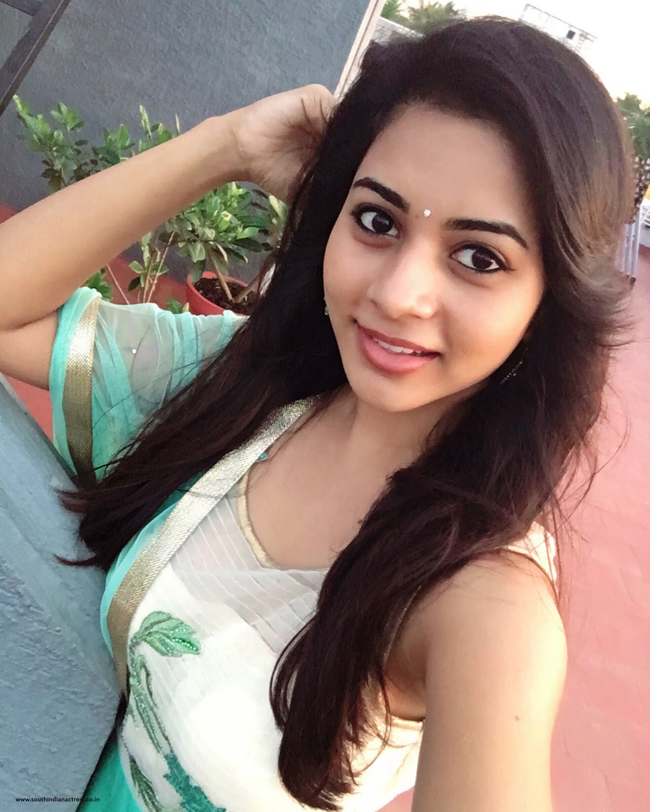 Suza Kumar Selfie photos - South Indian Actress