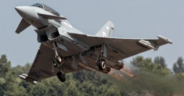 Kathryn's Report: Typhoon jet's night flying wakes Sleaford residents - UK