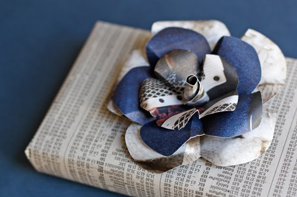 Recycle: Magazine flowers ... | the ReFab Diaries