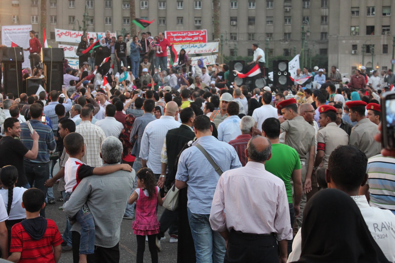 SHE2I2: Photos: Labor Day in Tahrir Square