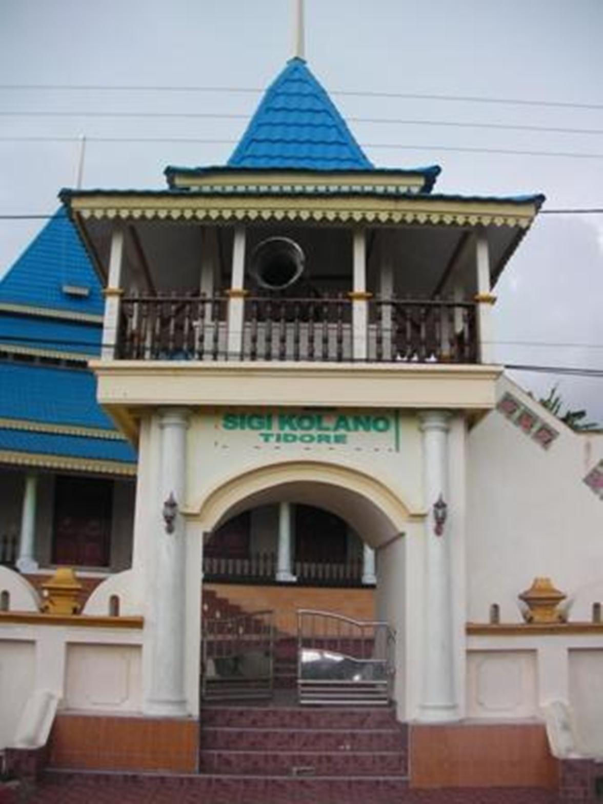 mamahtira: Visit Tidore Island - Wisata Sejarahnya Yang Memukau