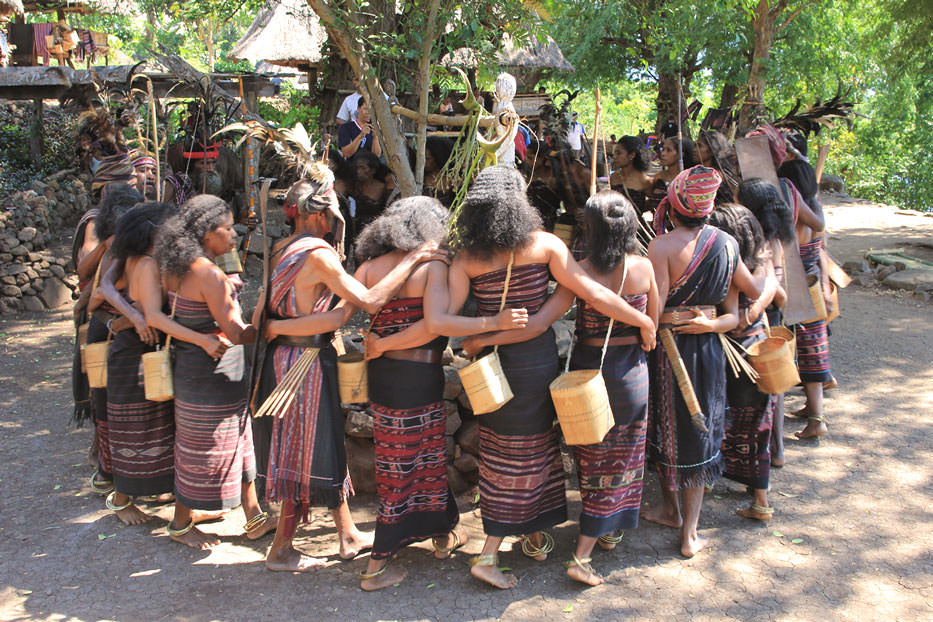 Kampung Adat Takpala Alor NTT ~ PESONA WISATA INDONESIA