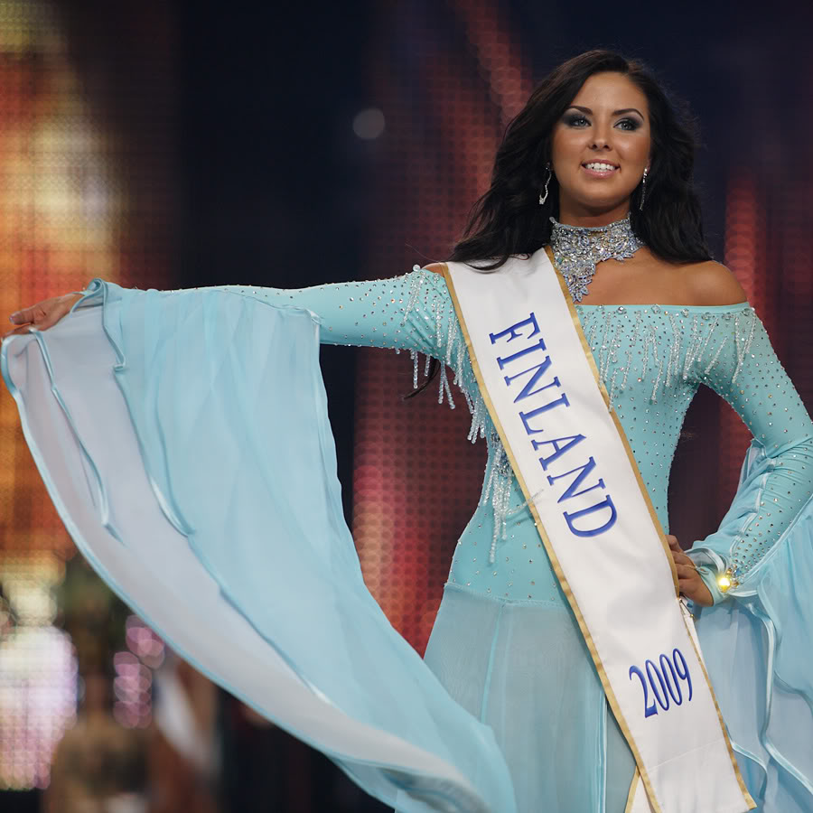 modelings: Miss Intercontinental Beauty Pageant 2009 in Minsk, Belarus.