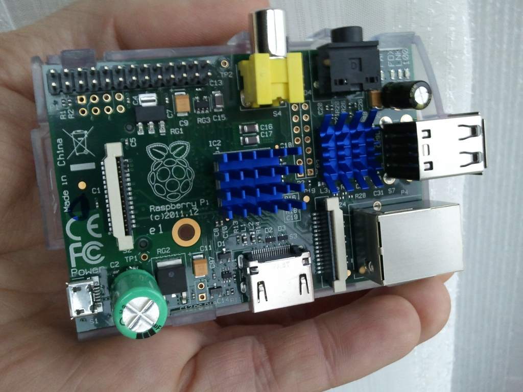 TheRandomLab: Raspberry Pi mod to avoid reset / shutdown on USB hot-plug