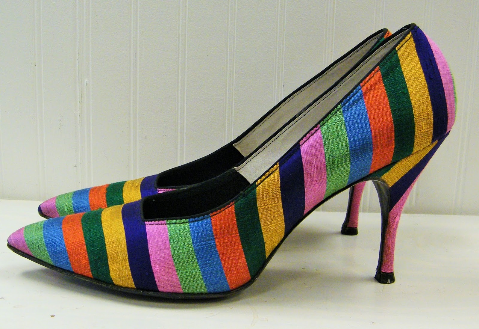 Welcome to The Vintage Stylist...the Blog of a Vintage Fashion Expert ...