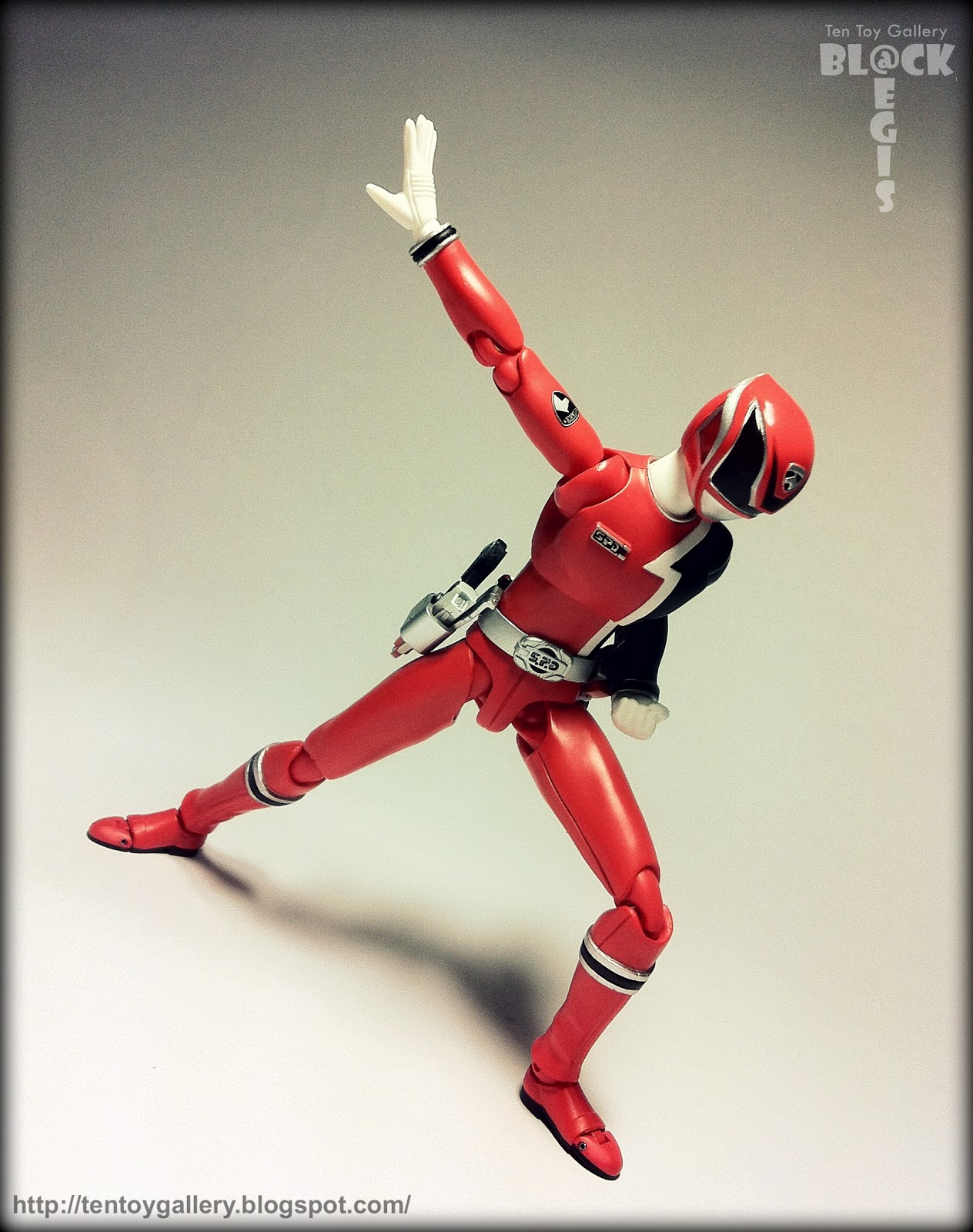 Ten Toy Gallery: Review: S.H.Figuarts Deka Red