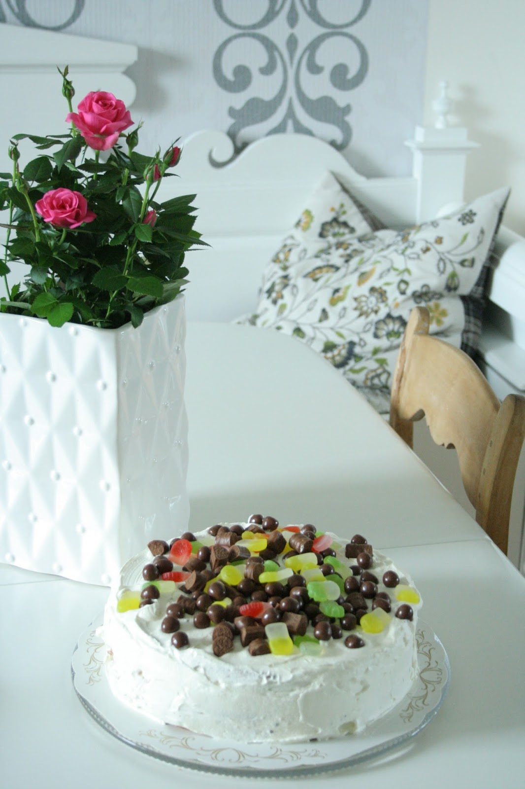 Baking my dream cakes: Lastemme tekemä karkkikakku isille :)