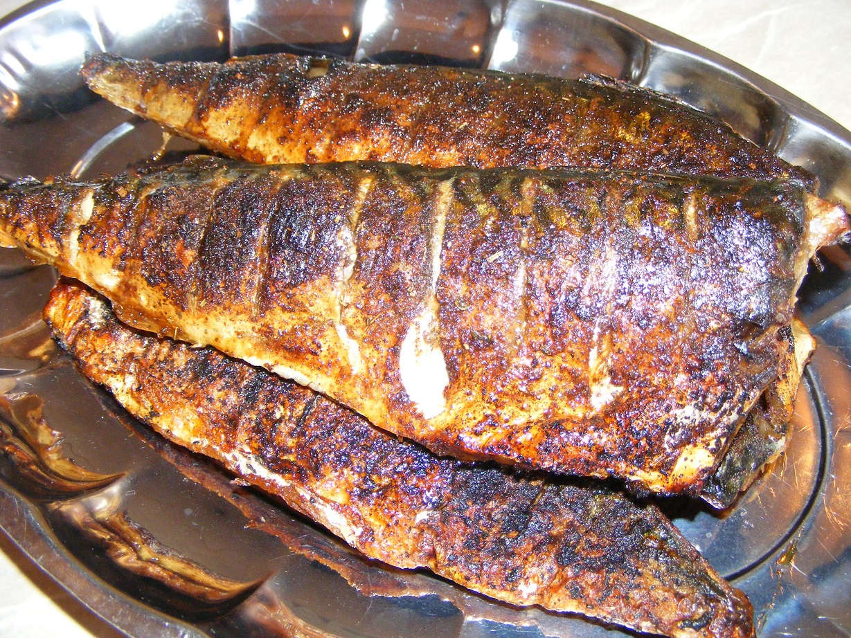 Macrou picant la tigaie si cuptor | Preparatedevis.ro