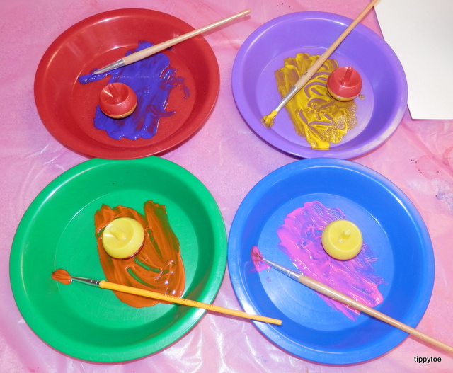 Tippytoe Crafts: Spinning Top Art