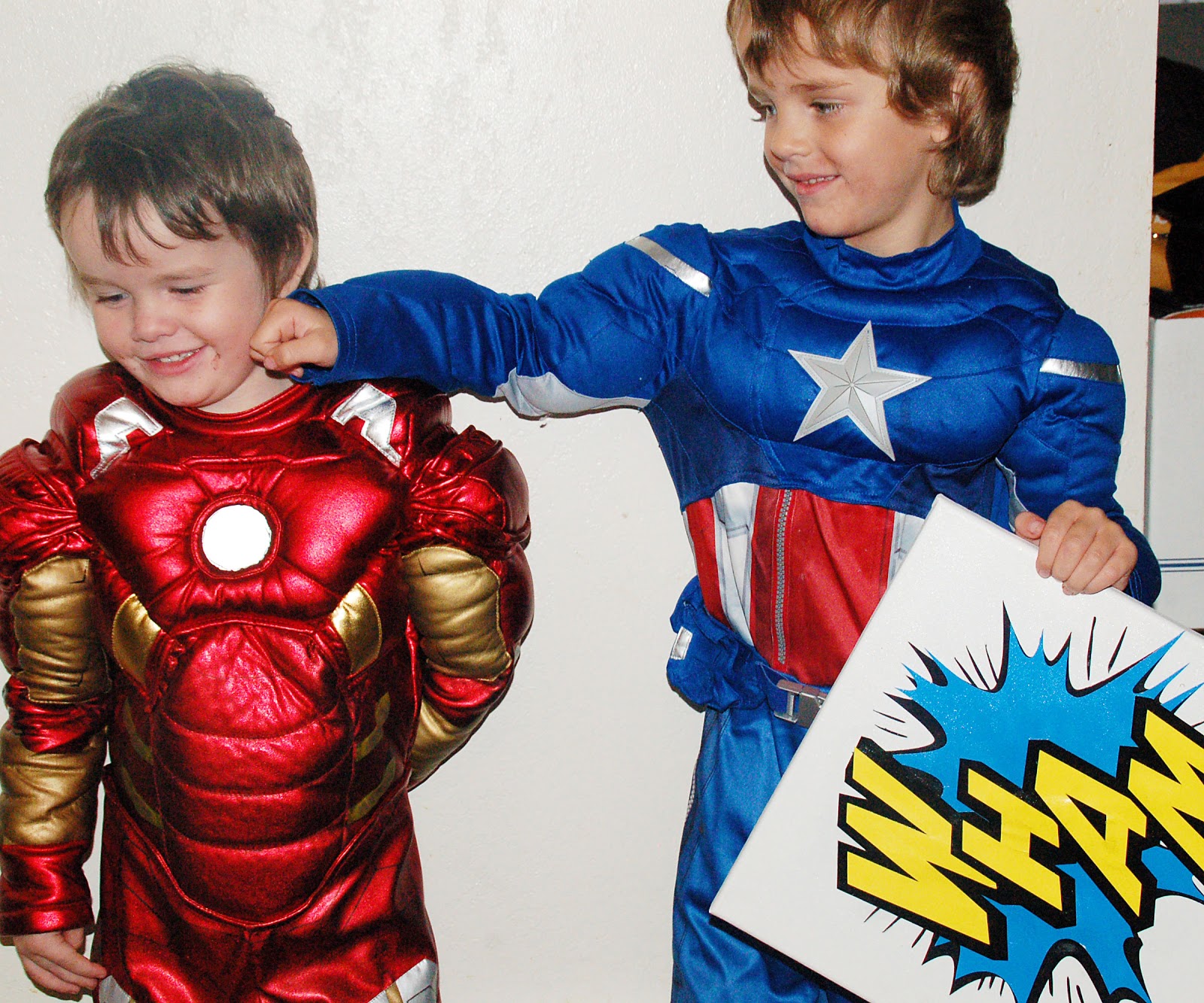 Fordward Moving Mommy: Hero Up: Superhero Sign Tutorial