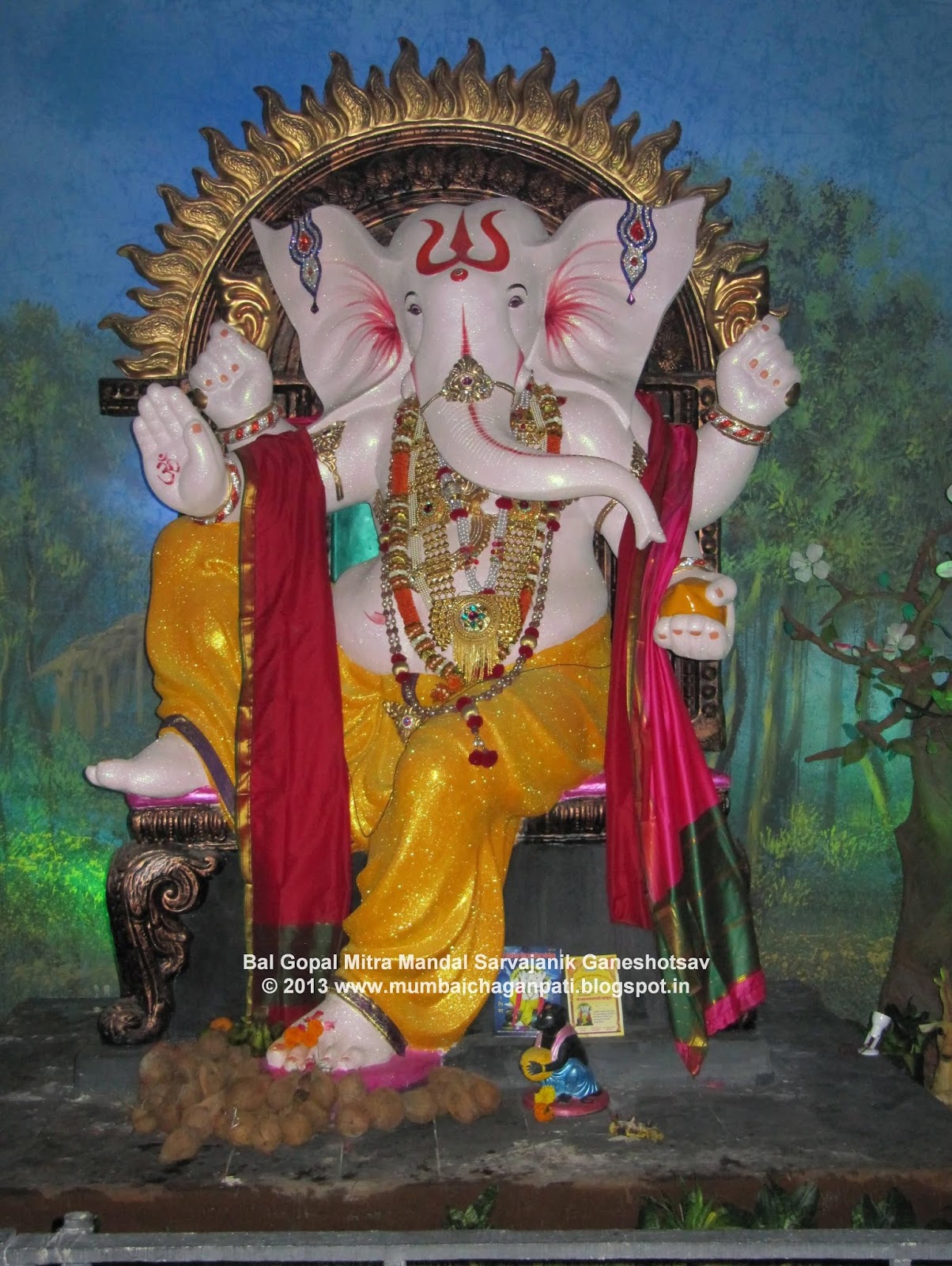 Mumbai Cha Ganpati: Bal Gopal Mitra Mandal Bori Chawl Chira Bazar