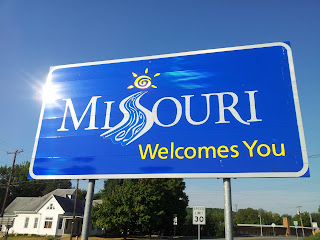 Harvey The RV: Missouri welcome sign