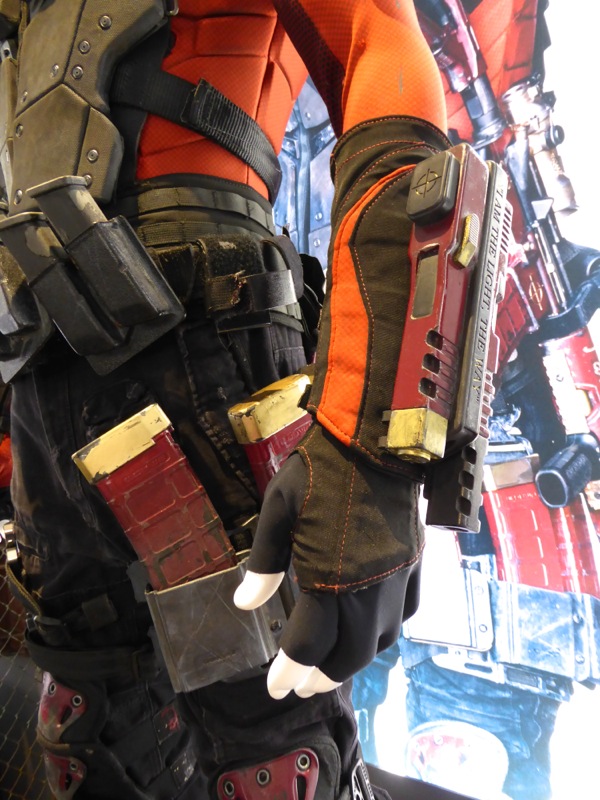 Hollywood Movie Costumes and Props: Will Smith's Deadshot movie costume ...