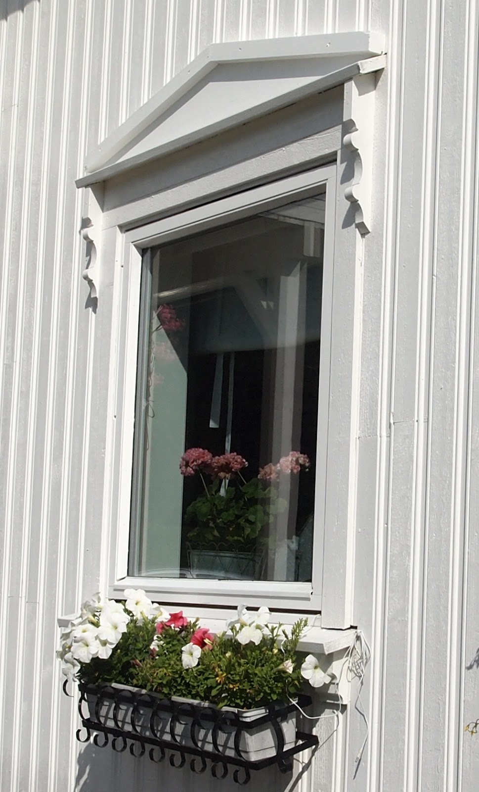 Fru Sjøakersperler: Vinduspynt