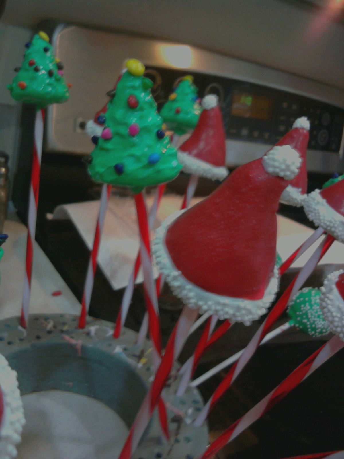the {Creative Junkie}: Cake-Pop Magic!