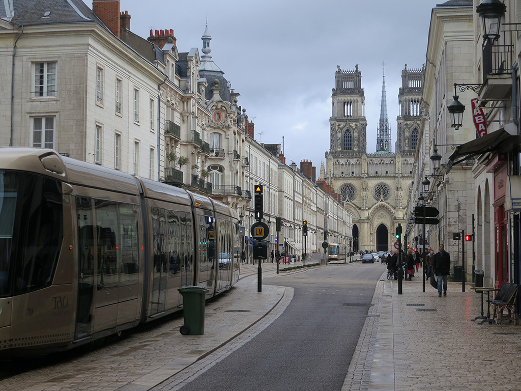 Amboise Daily Photo: old and new Orléans