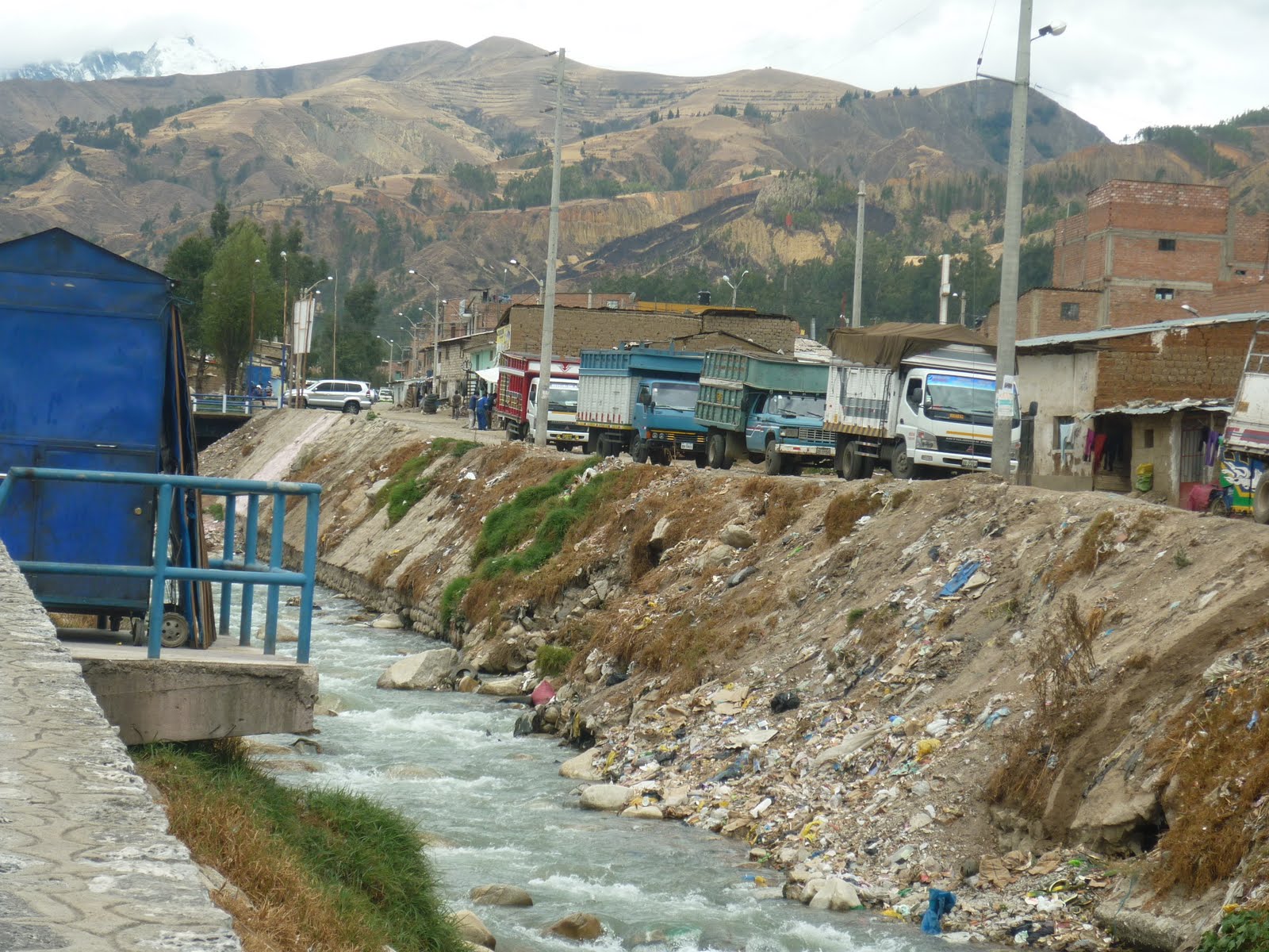 HUARI NOTICIAS: RIO SANTA SE RESISTE A MORIR