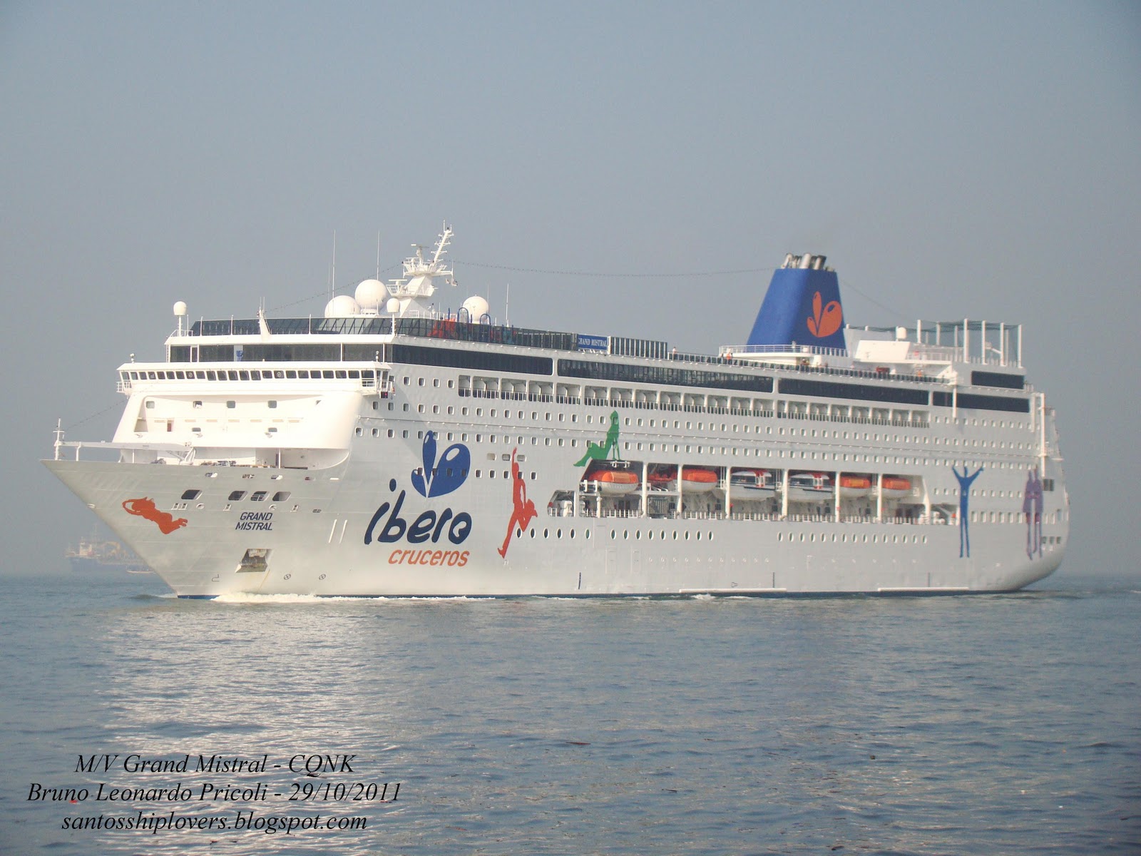 Santos Shiplovers: M/V Grand Mistral / CQNK - Abre a temporada de cruzeiros