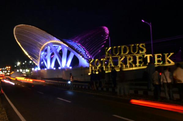 Taman dan Keindahan Kota Kudus - AkhyMaz