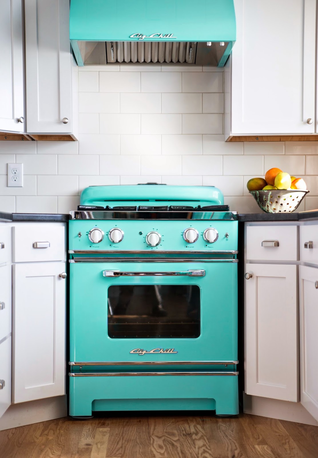the Creative Orchard: INSPIRE: COLORFUL Classic Kitchen Inspiration