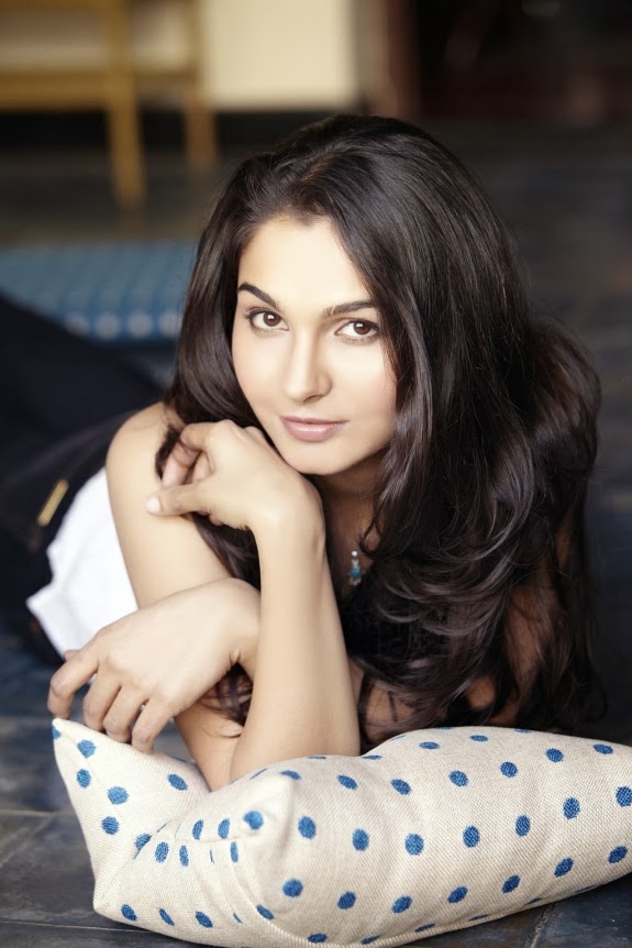 Tamil Actors Unseen Photoshoot Stills: Actress Andrea Jeremiah New ...