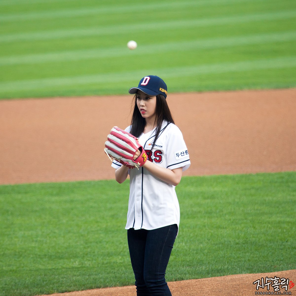 Kpop - This Idol Transforms Into A Pretty Baseball Girl | Kpop News And ...