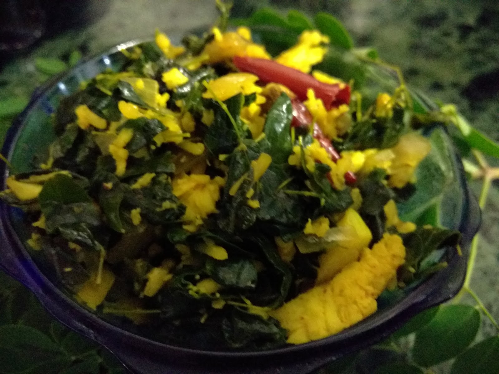 Drumstick leaves Poriyal / (Muringa Ela Poriyal)