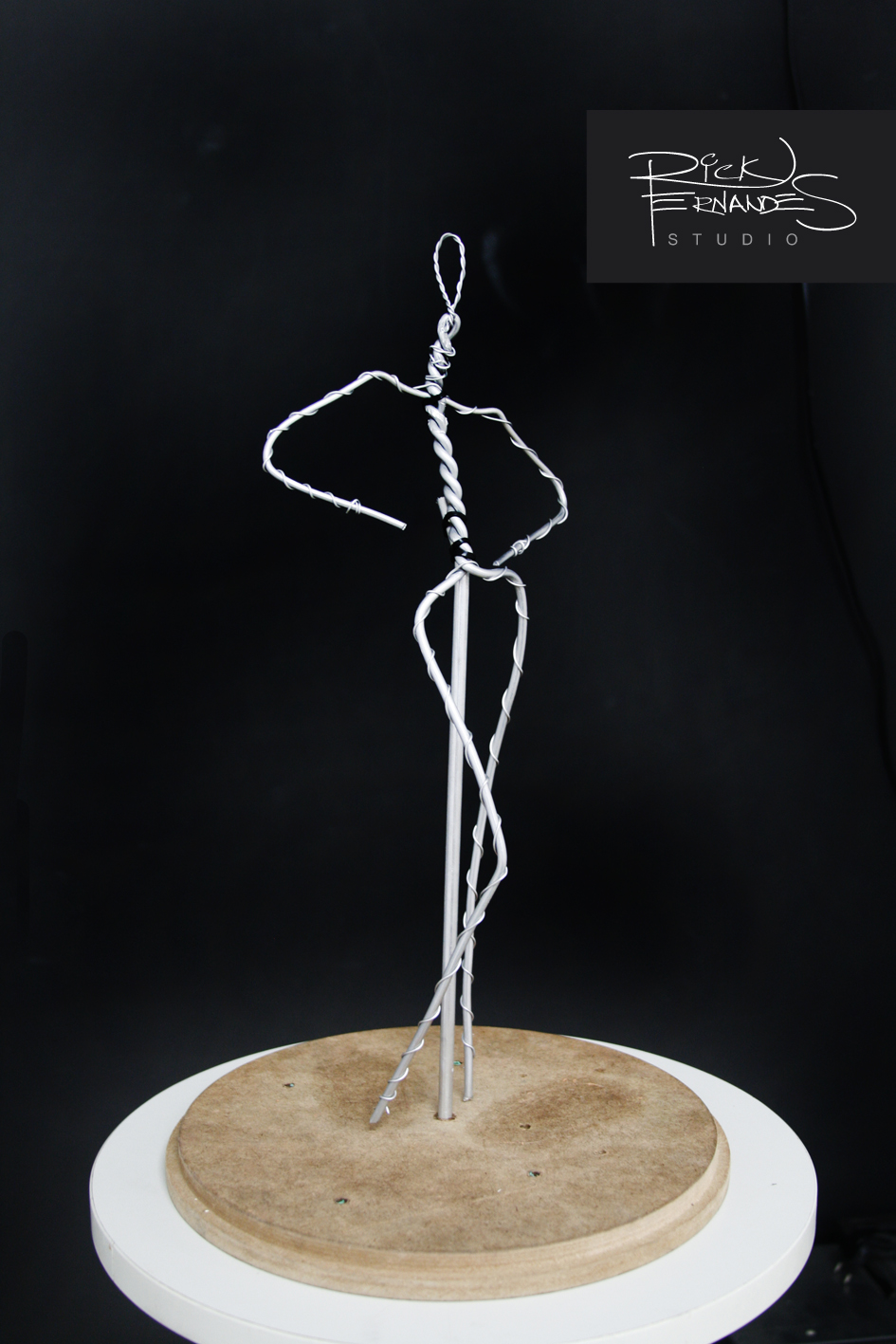 RICK FERNANDES: Workshop de Cartoon - Jessica Rabbit Escultura em Clay