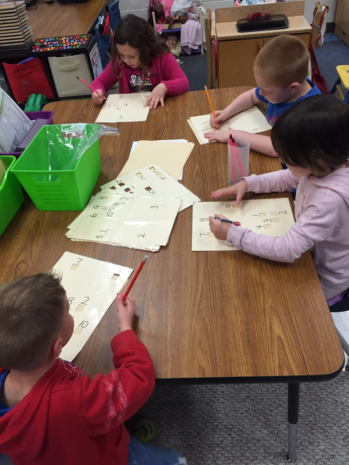 Math Tubs in Kindergarten: Math Tubs 2nd rotation and Learning Stations 2