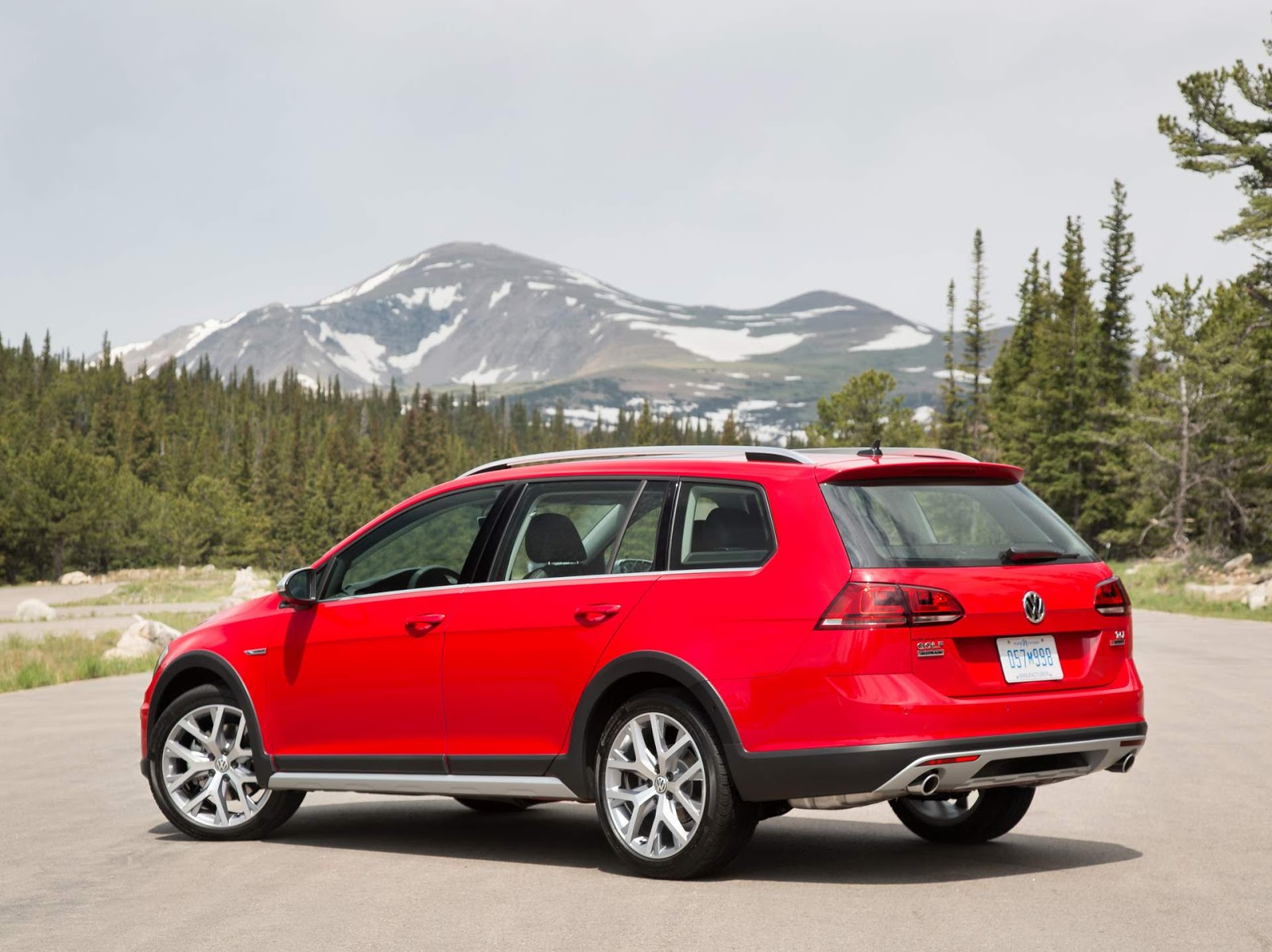 VW Golf Alltrack é eleito Carro do Ano 2017 no Canadá